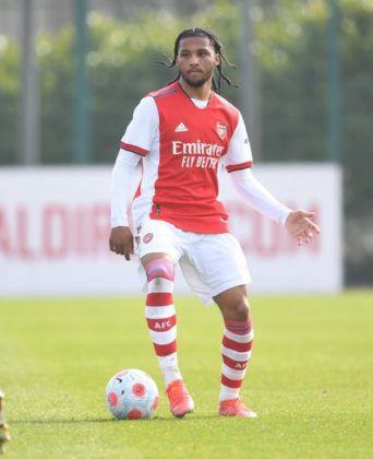 Confirmed: Arsenal teenager signs new contract
