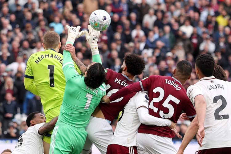 Ex-refs & pundits agree West Ham goal was correctly disallowed