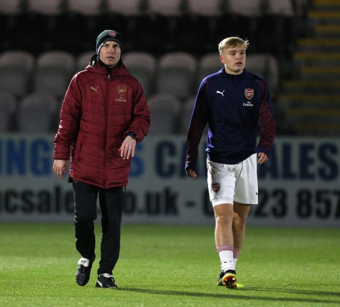 Official: Matthew Smith signs professional contract with Arsenal