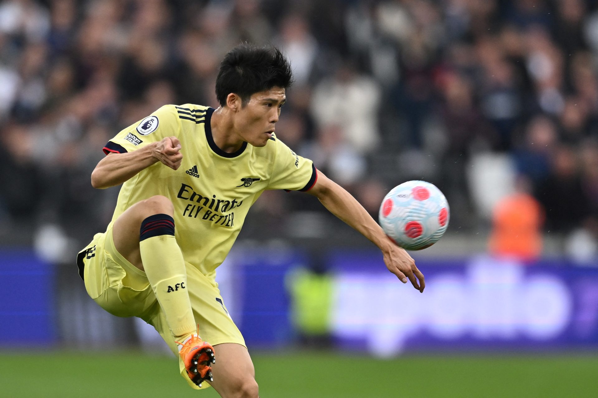 Tomiyasu returns to London as 7 set to rejoin Arsenal training
