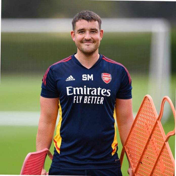 Arsenal physio to stay amid reports he joined Nottingham Forest