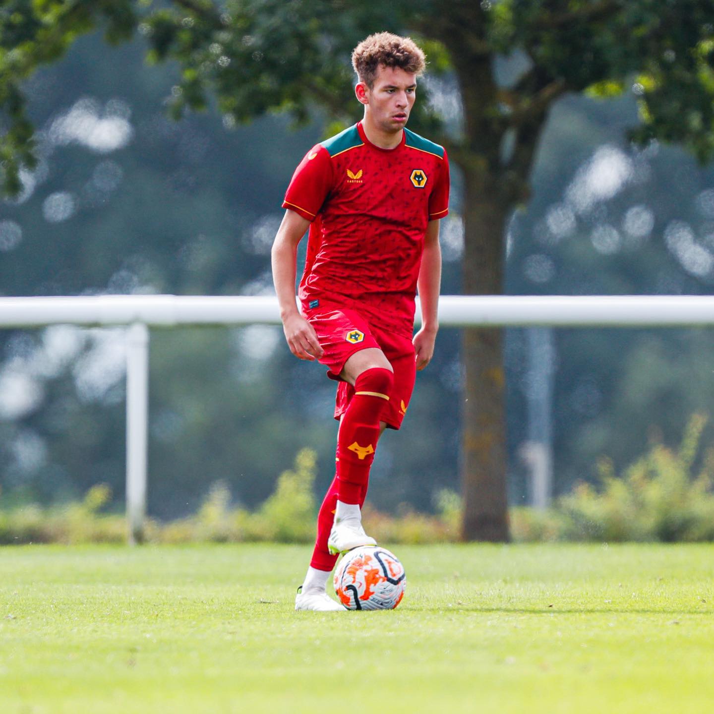 Arsenal favourites to sign Wales u17 international